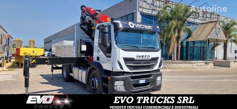 IVECO Stralis 190 kamion s ravnom platformom