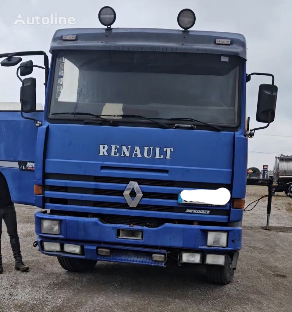 Renault 385 kamion s ravnom platformom