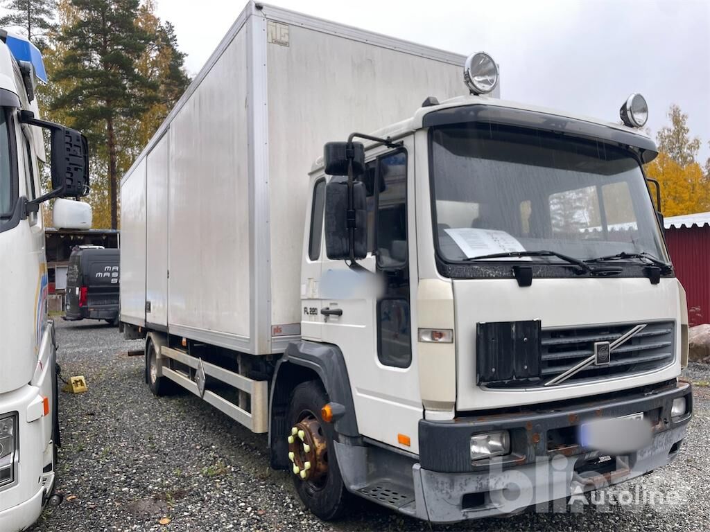 Prodaje se Volvo FL615 kamion furgon na aukciji