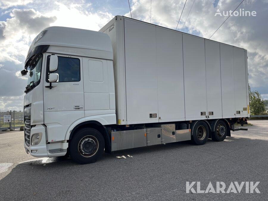 Prodaje se DAF XF 530 skåp kamion furgon na aukciji