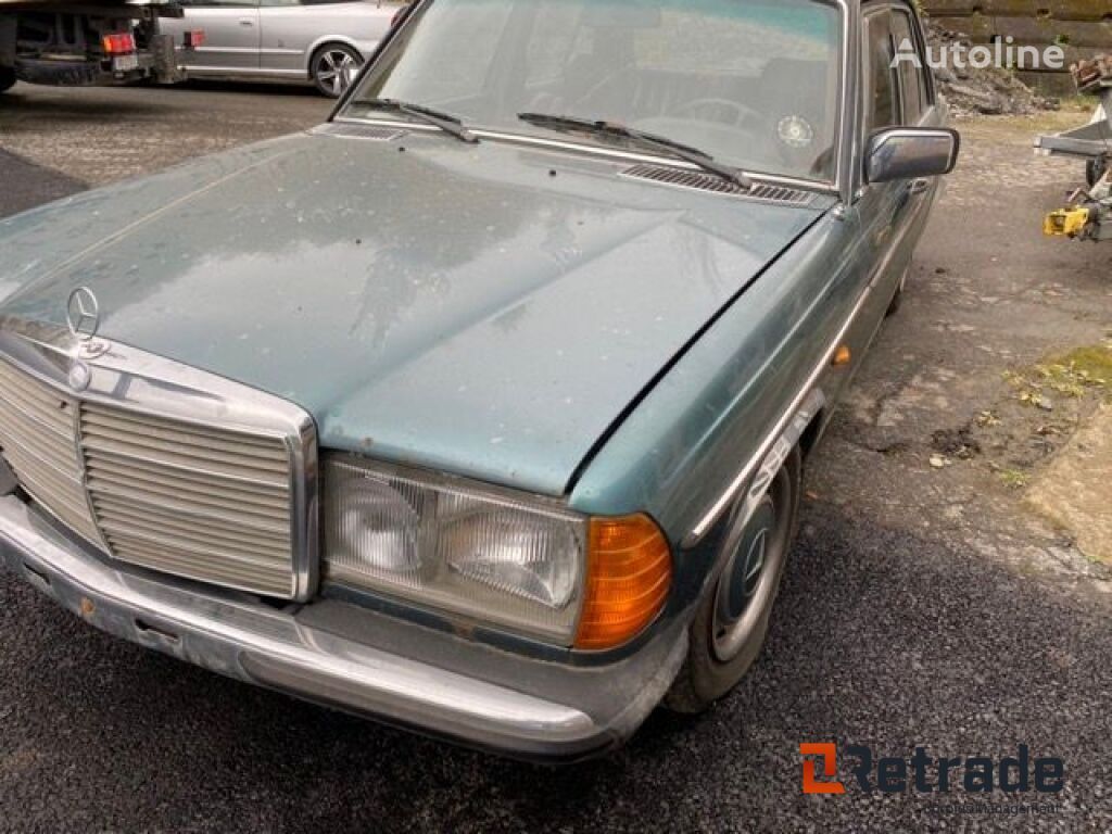 Prodaje se Mercedes-Benz 300D sedan na aukciji