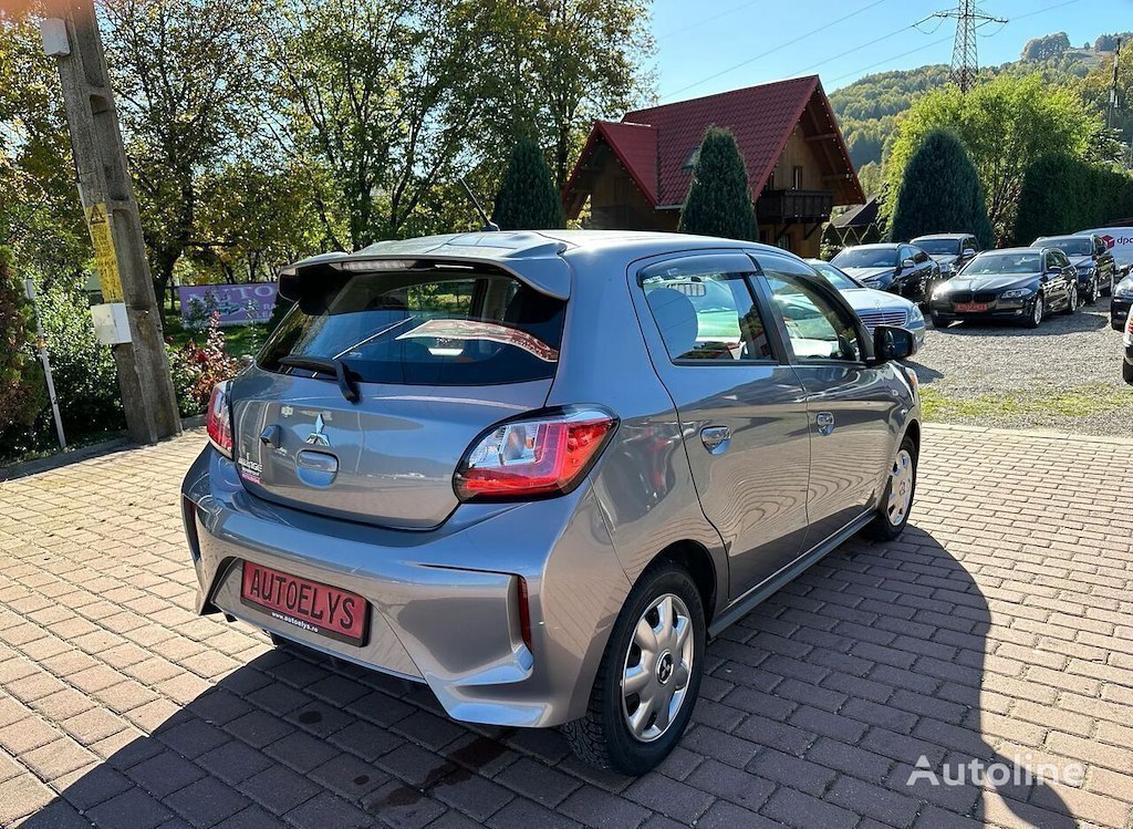 Mitsubishi mirage hečbek