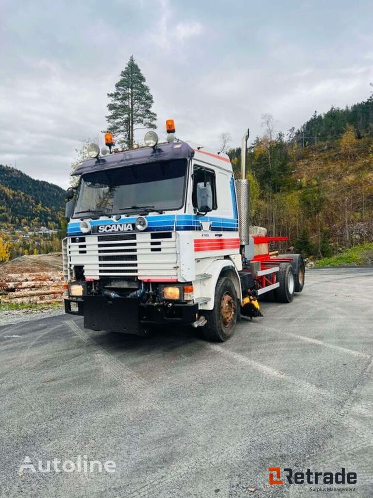 Prodaje se Scania R143HL6X2L kamion šasija na aukciji