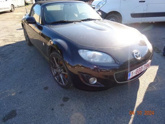 Prodaje se Mazda MX5 kabriolet na aukciji