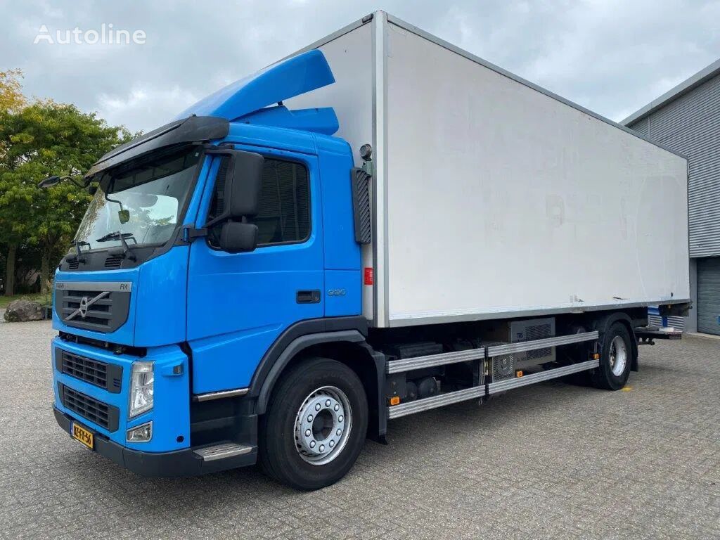 Volvo FM11-330 / NL COOLER TRUCK / TUV:07-2025 / PLATFORM 2000 KG / AU kamion hladnjača