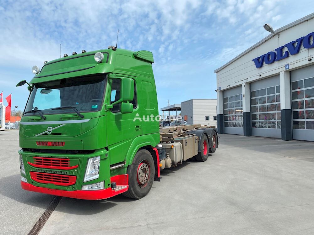 Volvo FM 500 kamion sa kukom za podizanje tereta