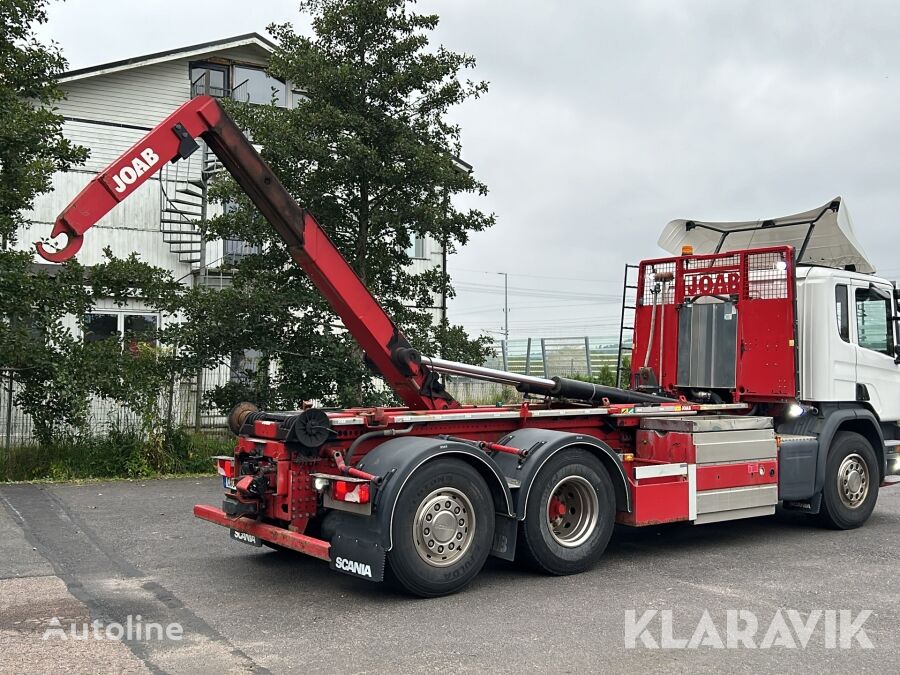 Prodaje se Scania Lastväxlare Scania P340 gas CNG Euro 6 rol kiper sa kukom na aukciji