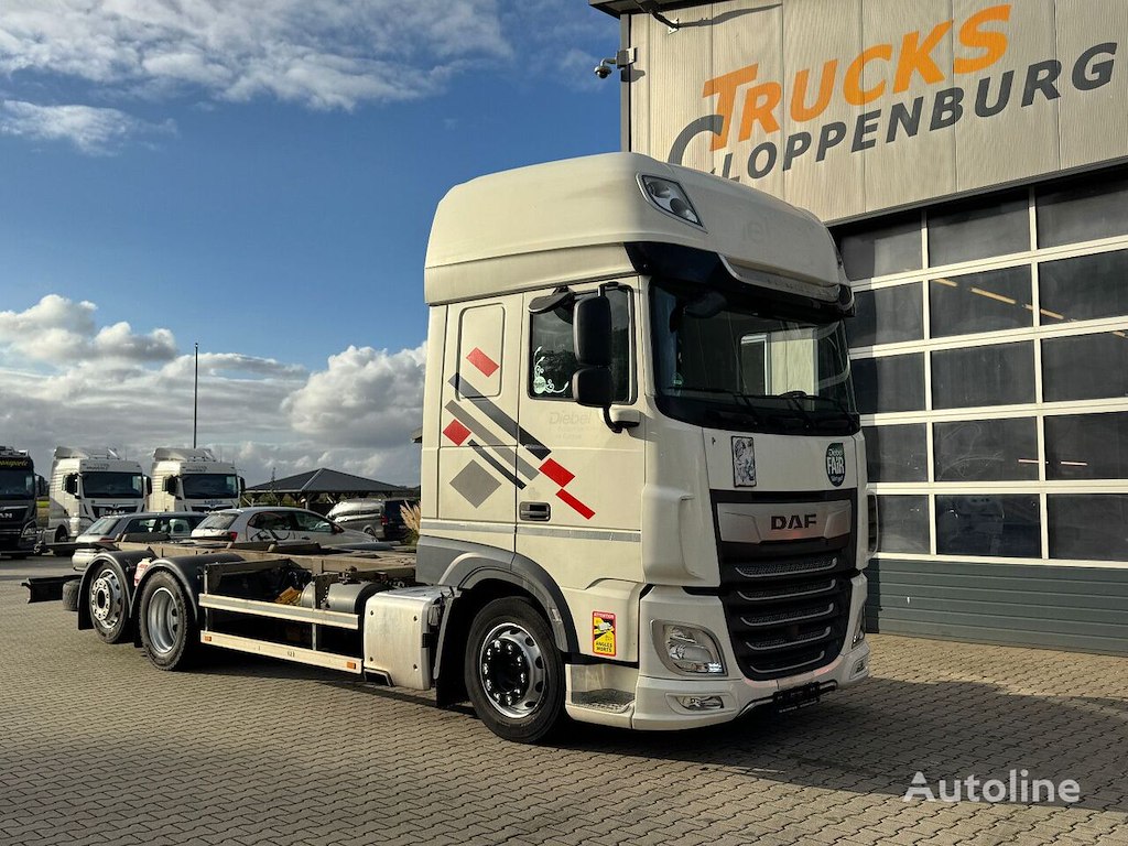 DAF XF 450 vozilo za prevoz kontejnera