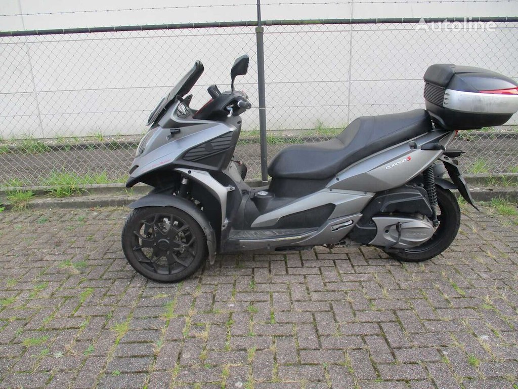 Prodaje se Quadro 3 Driewieler motorscooter tricikl na aukciji