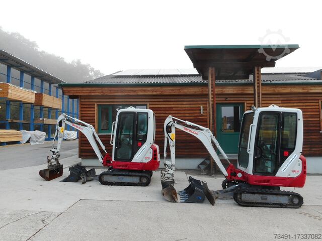 Mini bageri
Takeuchi TB 216 mit POWERTILT + hydr. SW