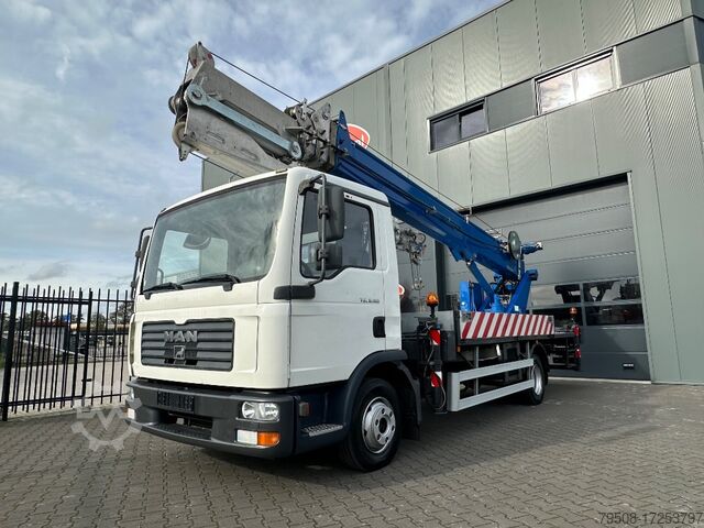 Dizalica na celom terenu
Böcker Bocker AK 32/1500 SPS Truck Crane, new remote!