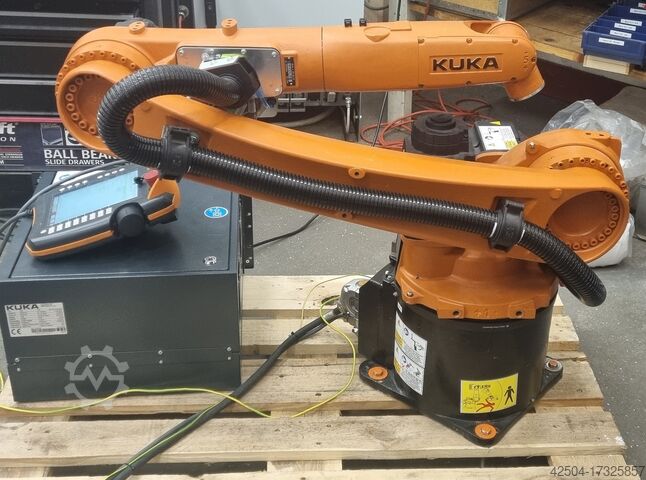 Industrijski robot
Roboter Kuka KR 8 robot Kuka KR 8 R1620