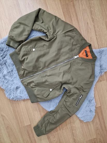 Stradivarius bomber jakna L