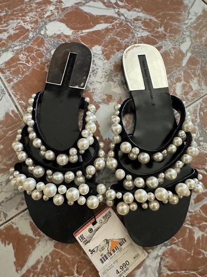 Zara crne sandale sa biserima 36