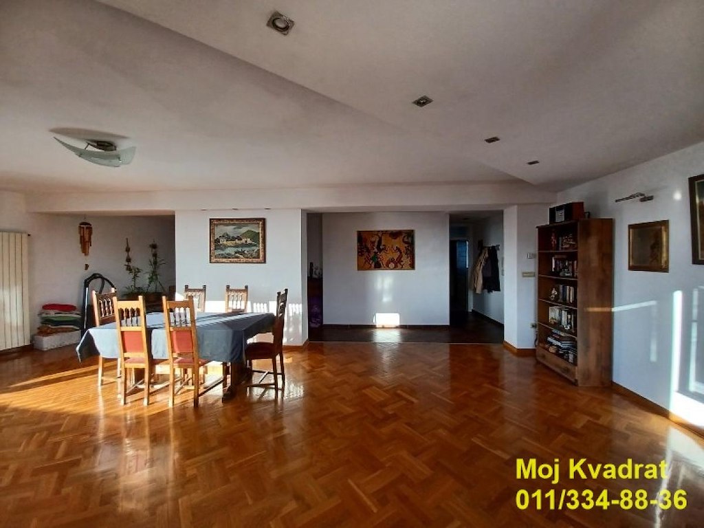 Zvezdara, Đeram pijaca - Bulevar kralja Aleksandra, 220m2