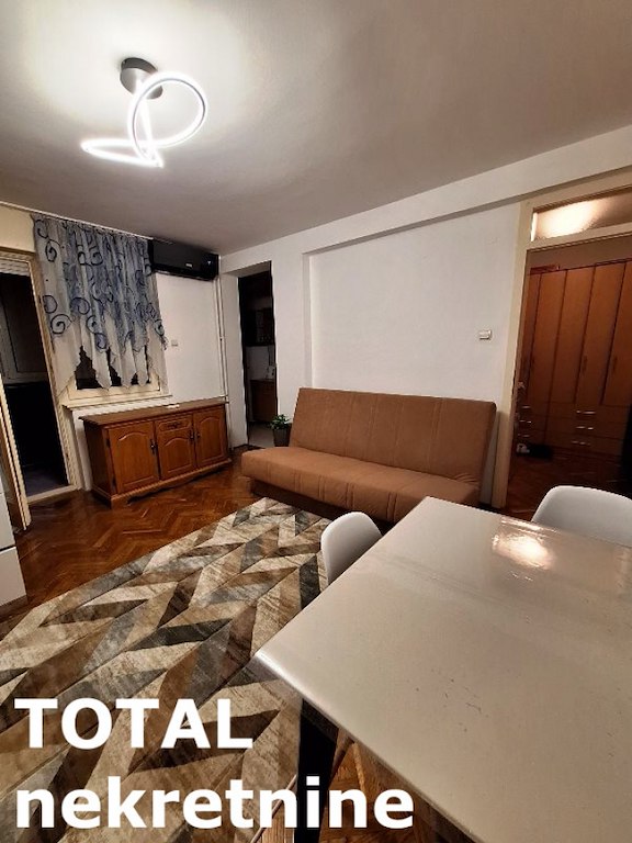 NOVI SAD - BULEVAR - 36. 00 m2