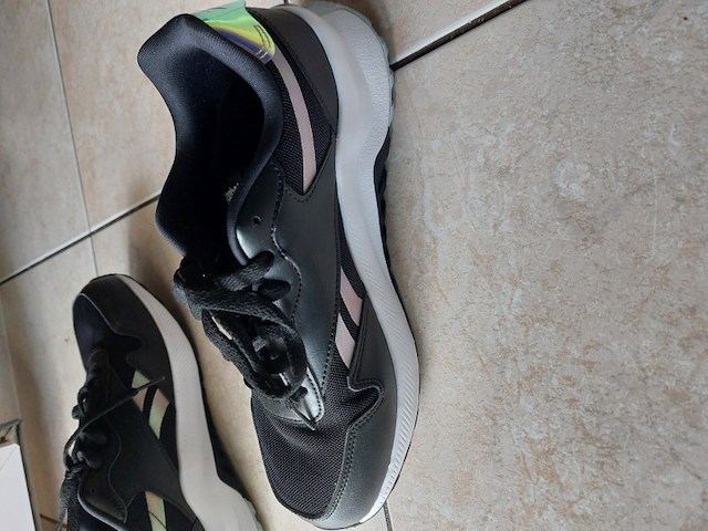 Reebok patike skoro nove