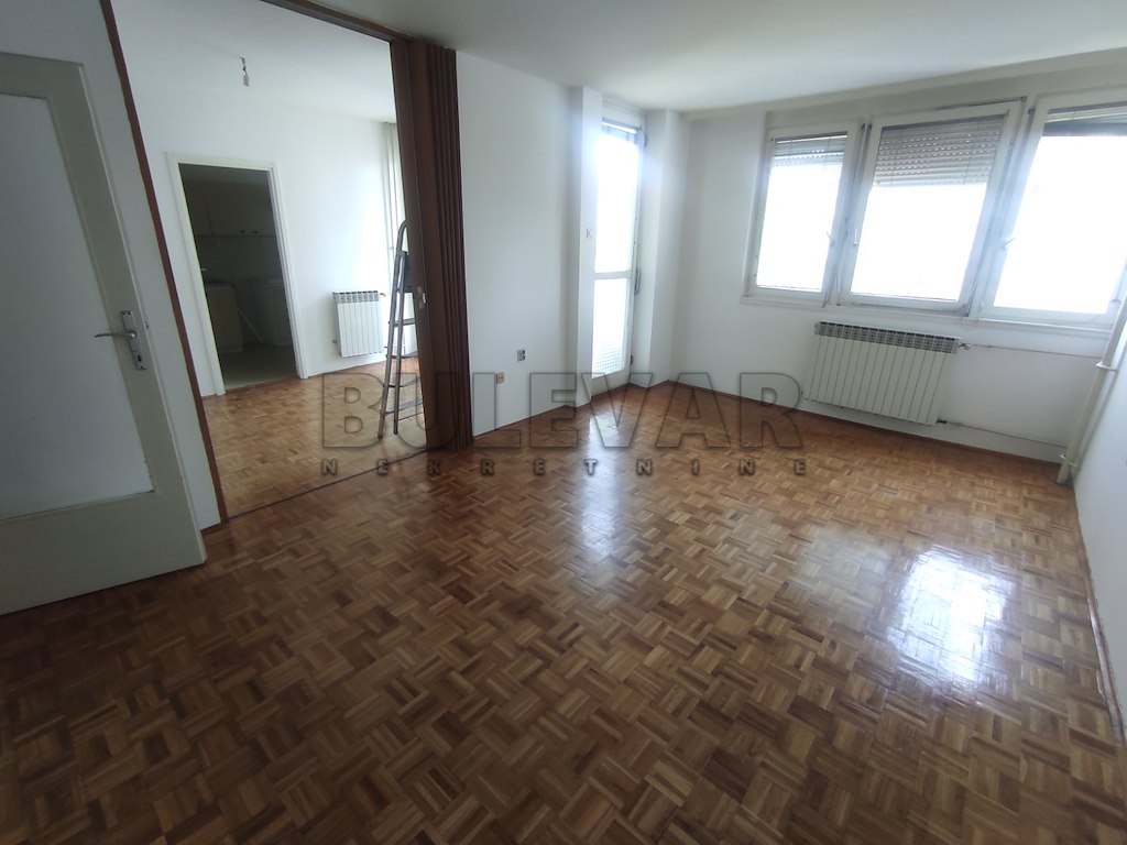 četvorosoban stan, 83 m2, Bulevar Nemanjića, Bulevar Nemanjića ID: i-012512