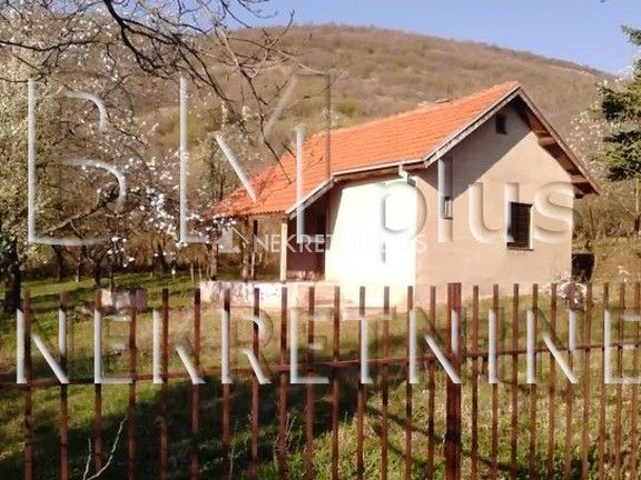 Vikendica na prodaju, Kamenica, 19.000 eur.