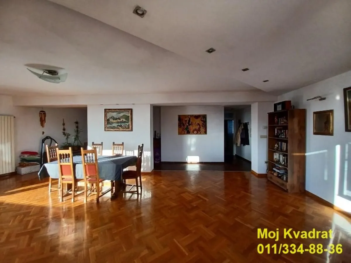 Prodaja, petosoban stan, 220m2, Đeram Pijaca, Beograd