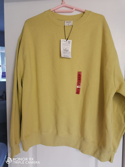   999   Pull&Bear dukserica novo M/L