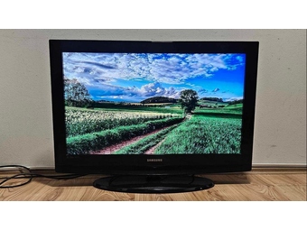 Samsung lcd 32"81cm kao nov garancija