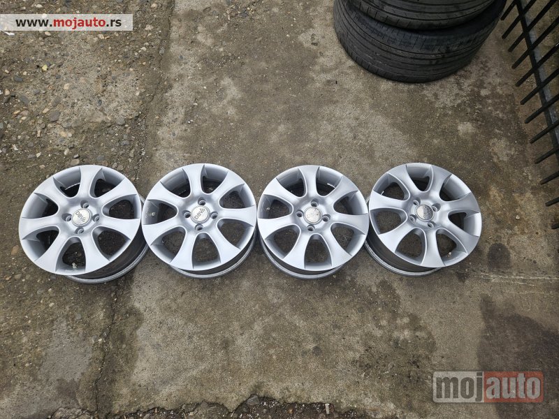 AluFelne 15Coli 4x100 Fiat Grande Punto kao nove Odlicne