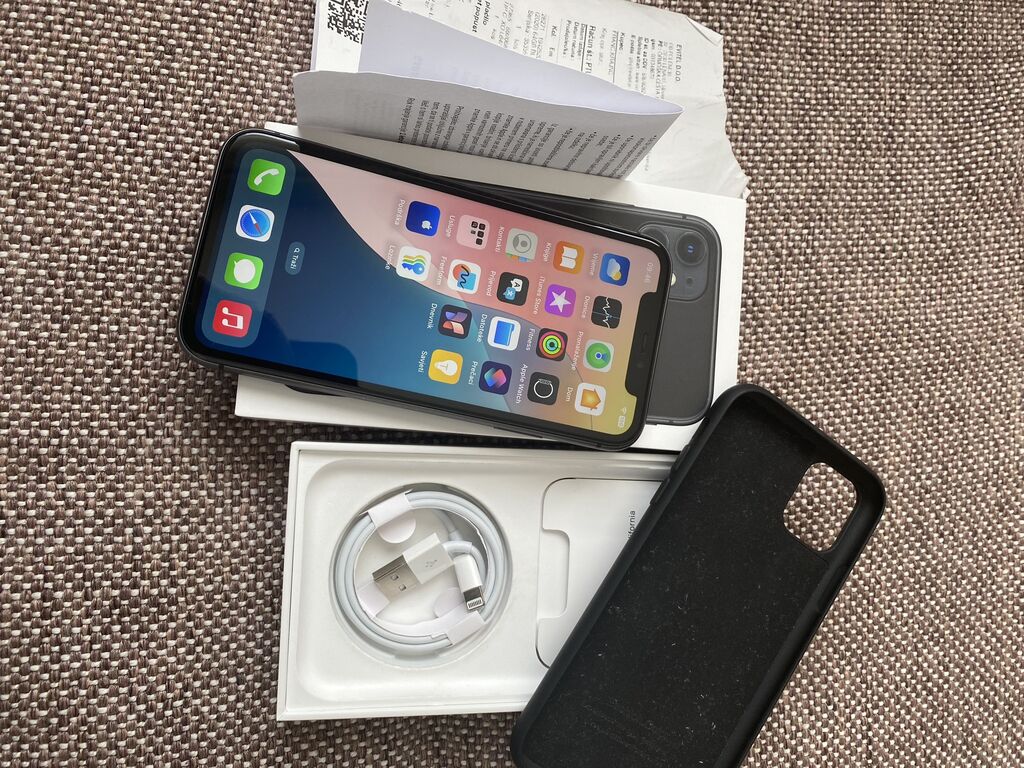 Apple iPhone iPhone 11, 64 GB, Crn, Face ID, Otisak prsta