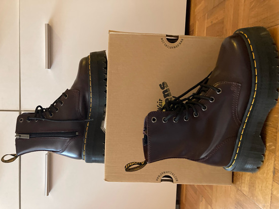 Dr. Martens zenske cizme NOVO