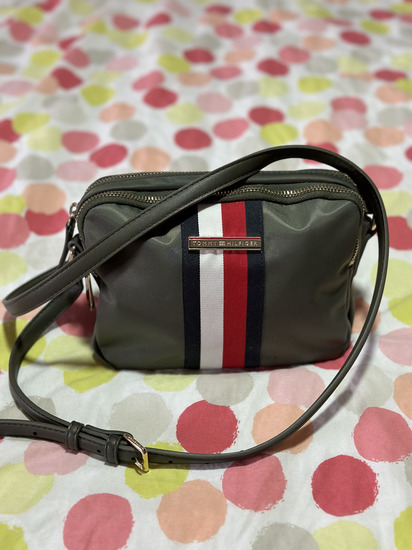 Tommy Hilfiger torbica SNIZENO