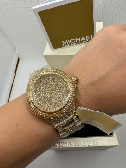 Nov Michael Kors sat