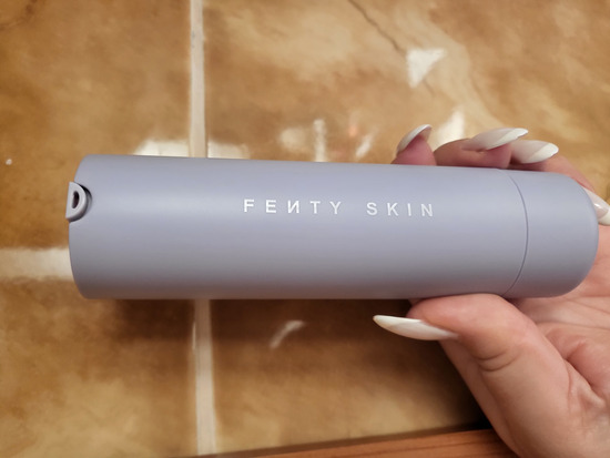 Fenty skin krema za lice