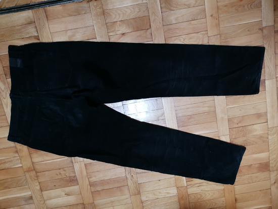 HUGO BOSS crne somotske pantalone KAO NOVE 36