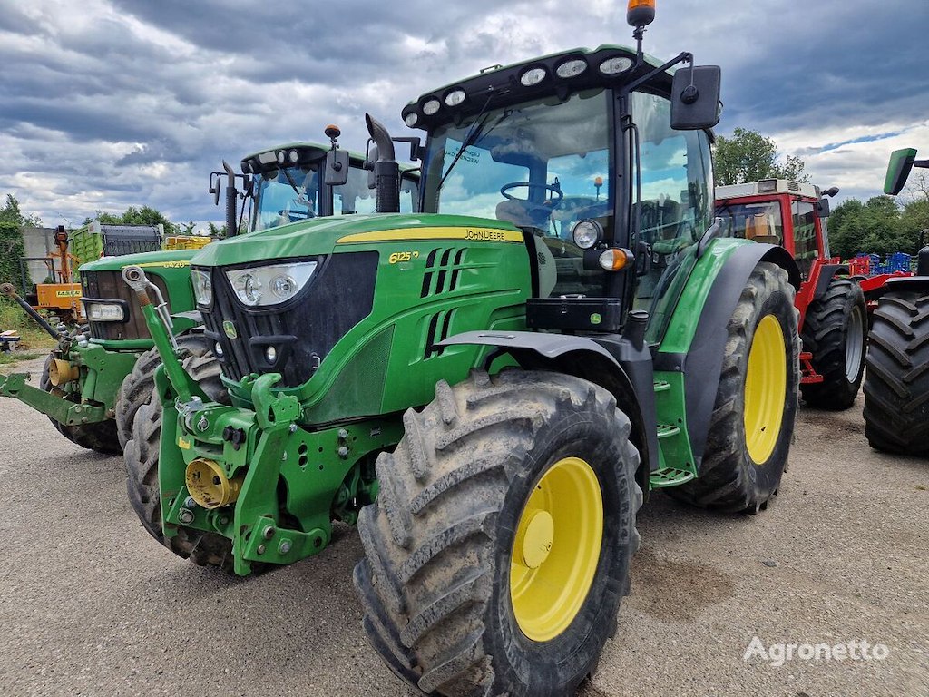 John Deere 6125R traktor točkaš