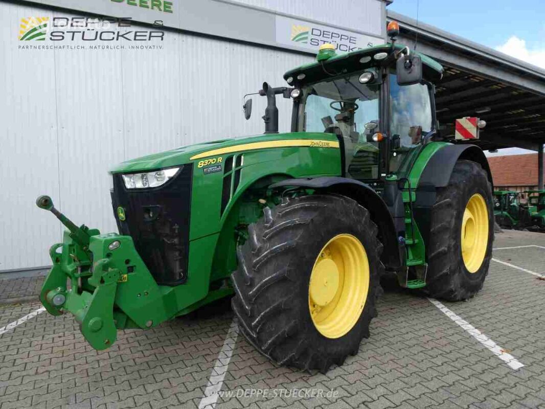 John Deere 8370R e23 traktor točkaš