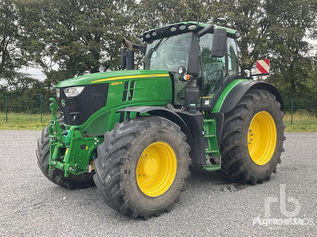 Prodaje se John Deere 6250R traktor točkaš na aukciji