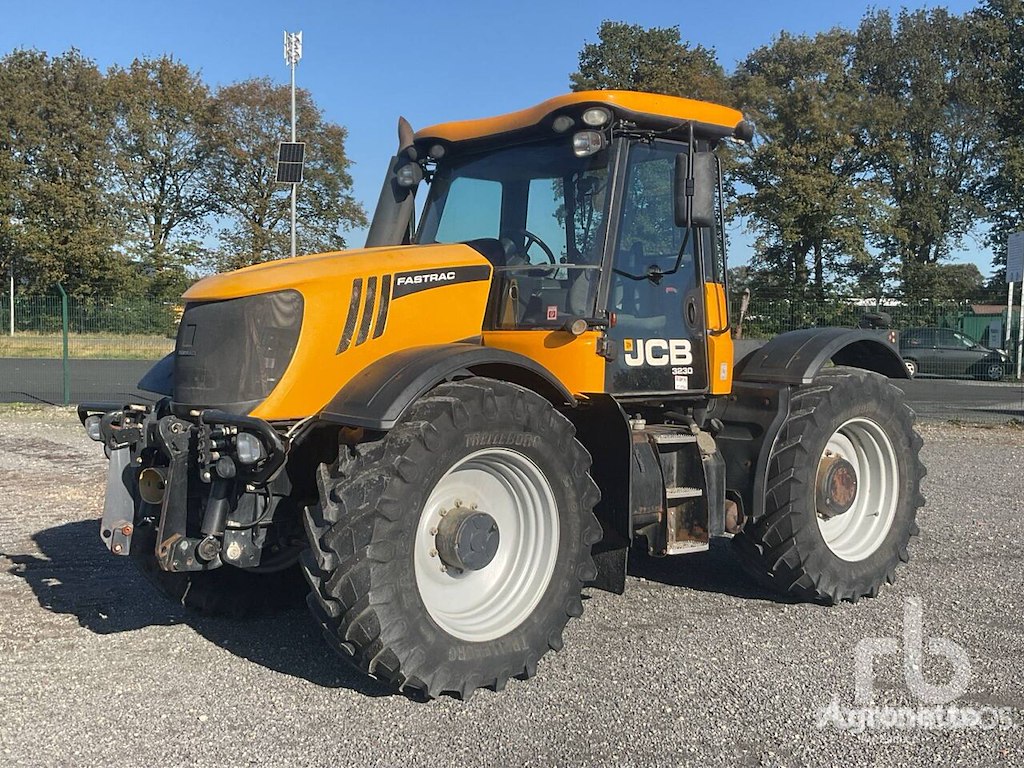 Prodaje se JCB HMV 3230 Fastrac traktor točkaš na aukciji