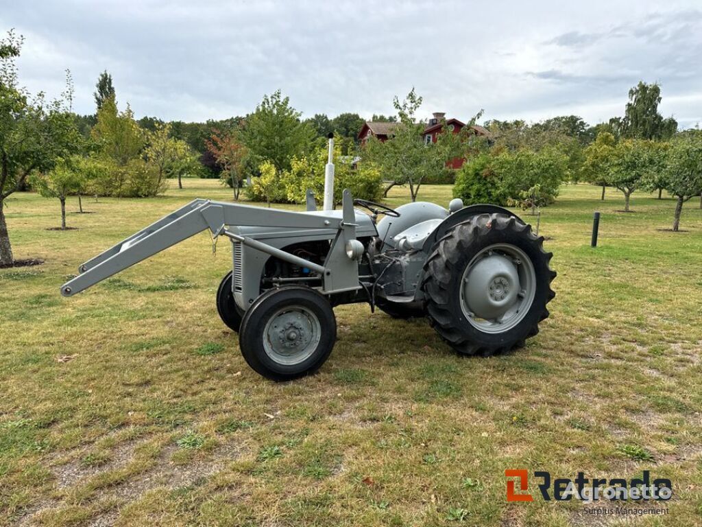 Prodaje se Massey Ferguson TA 20-49 mini traktor na aukciji