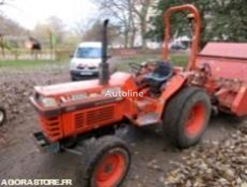 Prodaje se Kubota L2850 mini traktor na aukciji