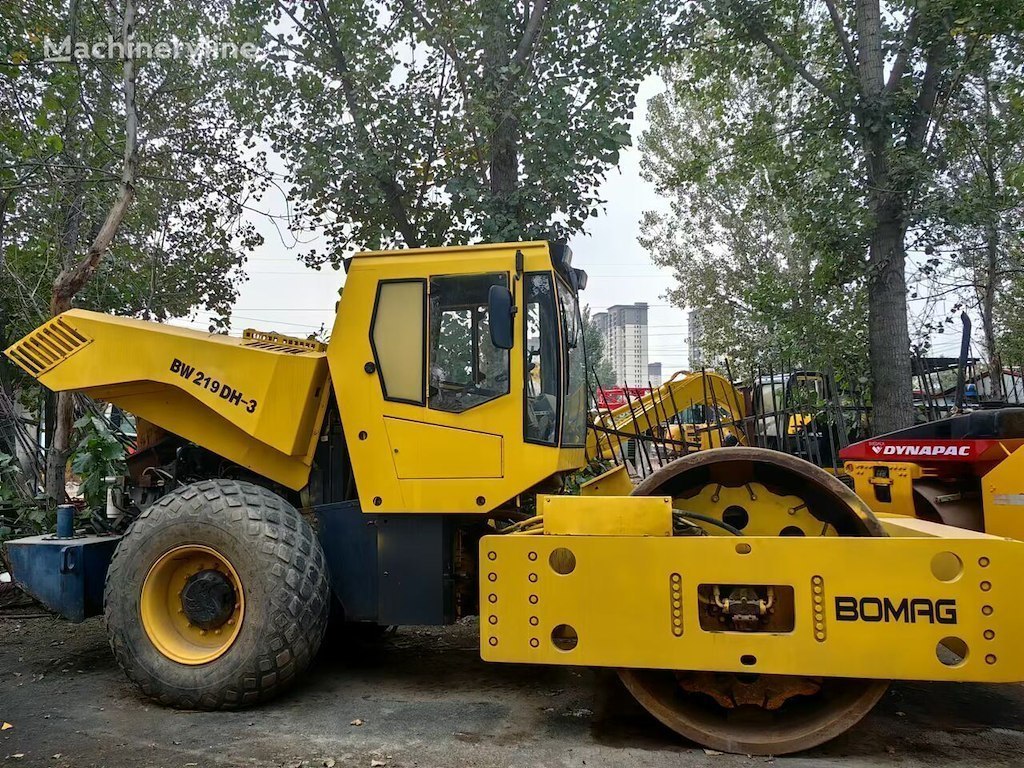 BOMAG BW 219 DH-3 kompaktor s jednim valjkom