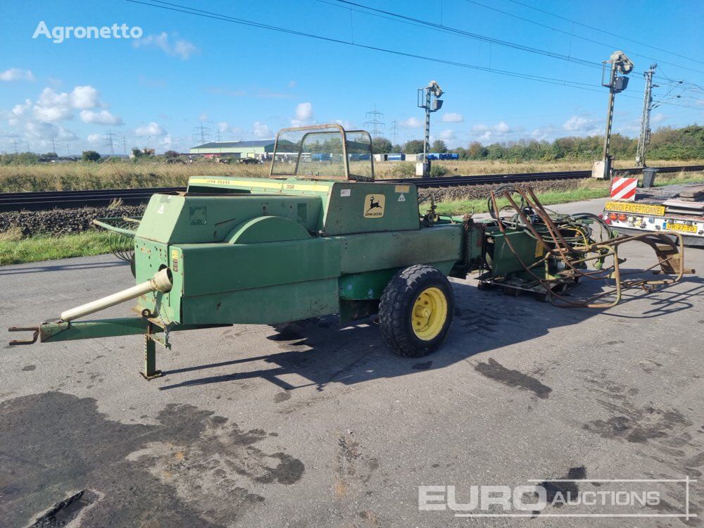 Prodaje se John Deere 332 balirku za četvrtaste bale na aukciji