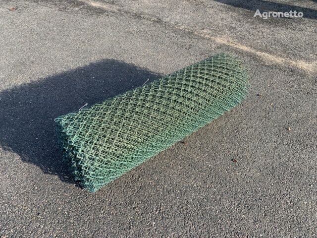 Prodaje se 1 roll with fence netting 1500x50x3.0/2.5 OG, 25M Olive green mrežu za puzavice na aukciji