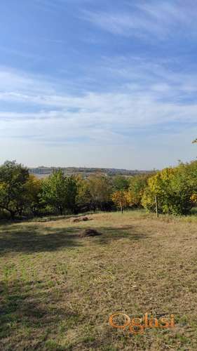 Fantastičan plac na Vezircu između Petrovaradina i Bukovca