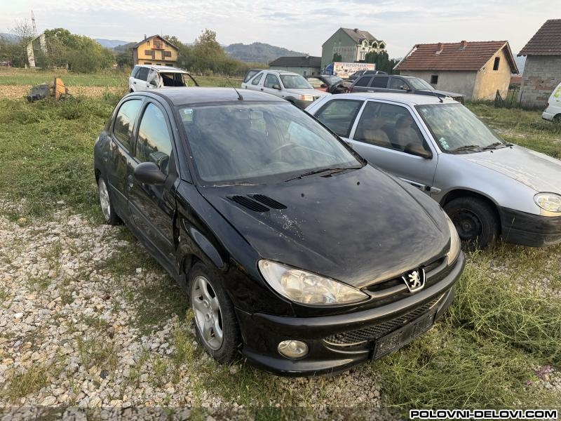 Peugeot 206 Kompletan Auto U Delovima