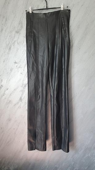 Stradivarius "kozne"pantalone sa izrezima