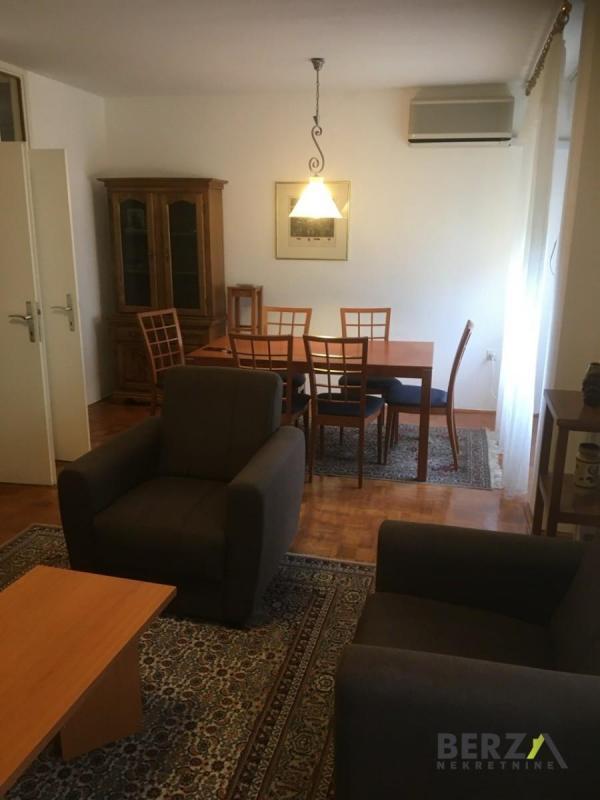 Trosoban stan za izdavanje, 83m2, 650€