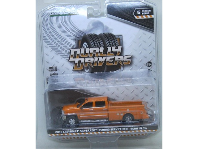 1:64 greenlight chevrolet silverado `18