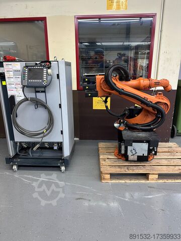 Industrijski robot
KUKA KR6-2C KRC2 ed05 KUKA KR6-2C KRC2 ed05