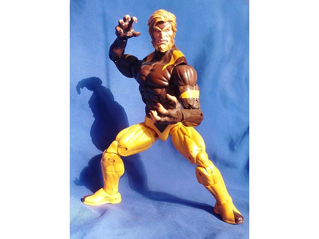 Marvel Legends Sabretooth