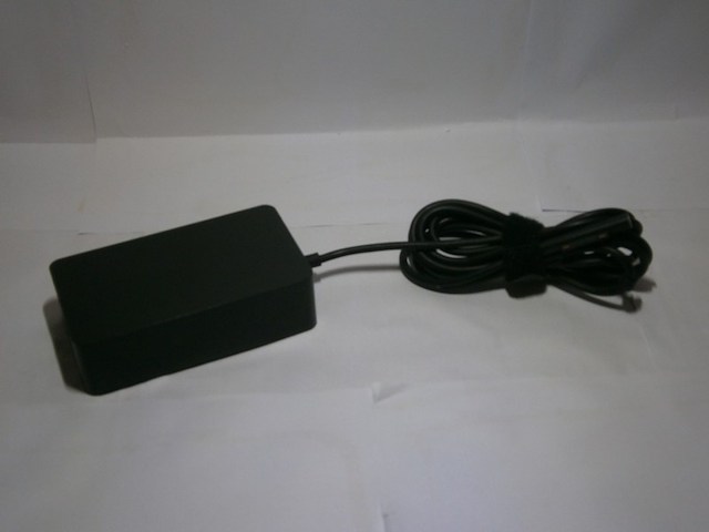 1-04.AC Adapter A1706 65W  15V-4A